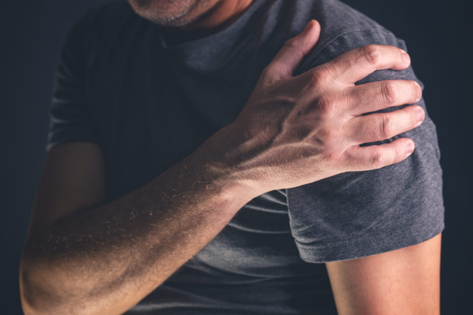 Rotator Cuff Tendinitis Explained: A Common Cause of Shoulder Pain